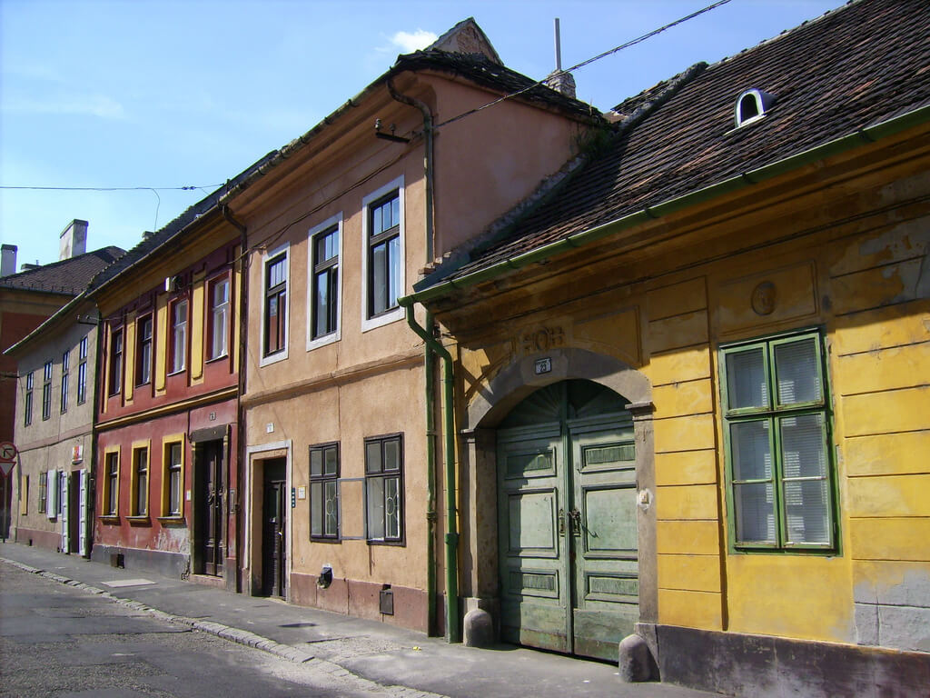 När Ska Man åka till Gyor? Klimat och Väder. 5 Månader för Att Undvika ...